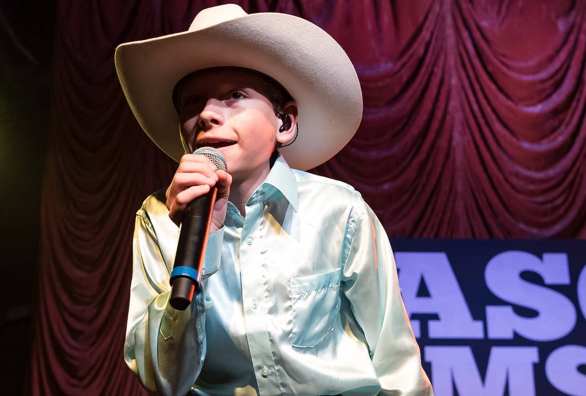 See Photos From Mason Ramsey's How's Ur Girl & How's Ur Family Tour Pt ...