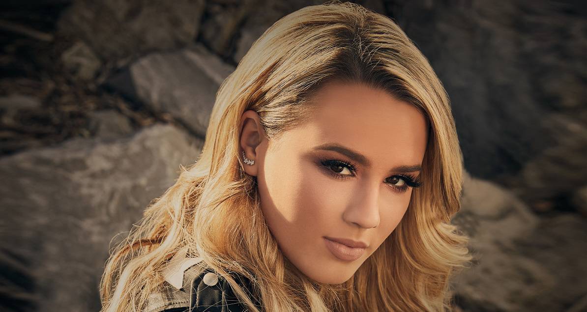 Gabby Barrett Takes the Country Now Pop Quiz - Country Now